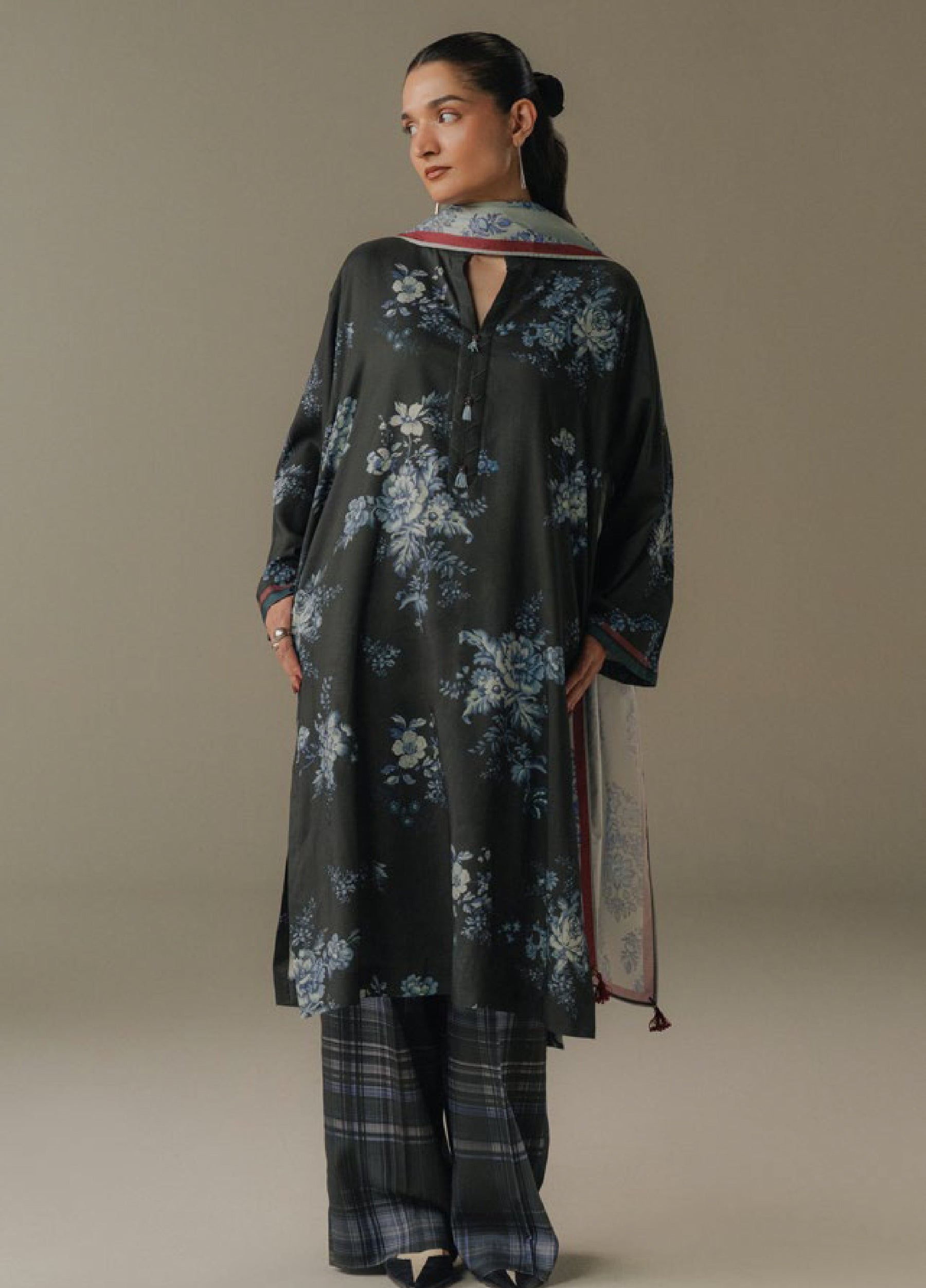 Zara Shahjahan | Coco Prints 25 | Hushed Ember-6B – Hoorain Designer Wear